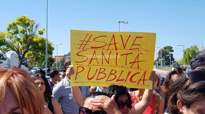 Medicina Democratica/ Il chiodo sulla bara della sanità pubblica ...